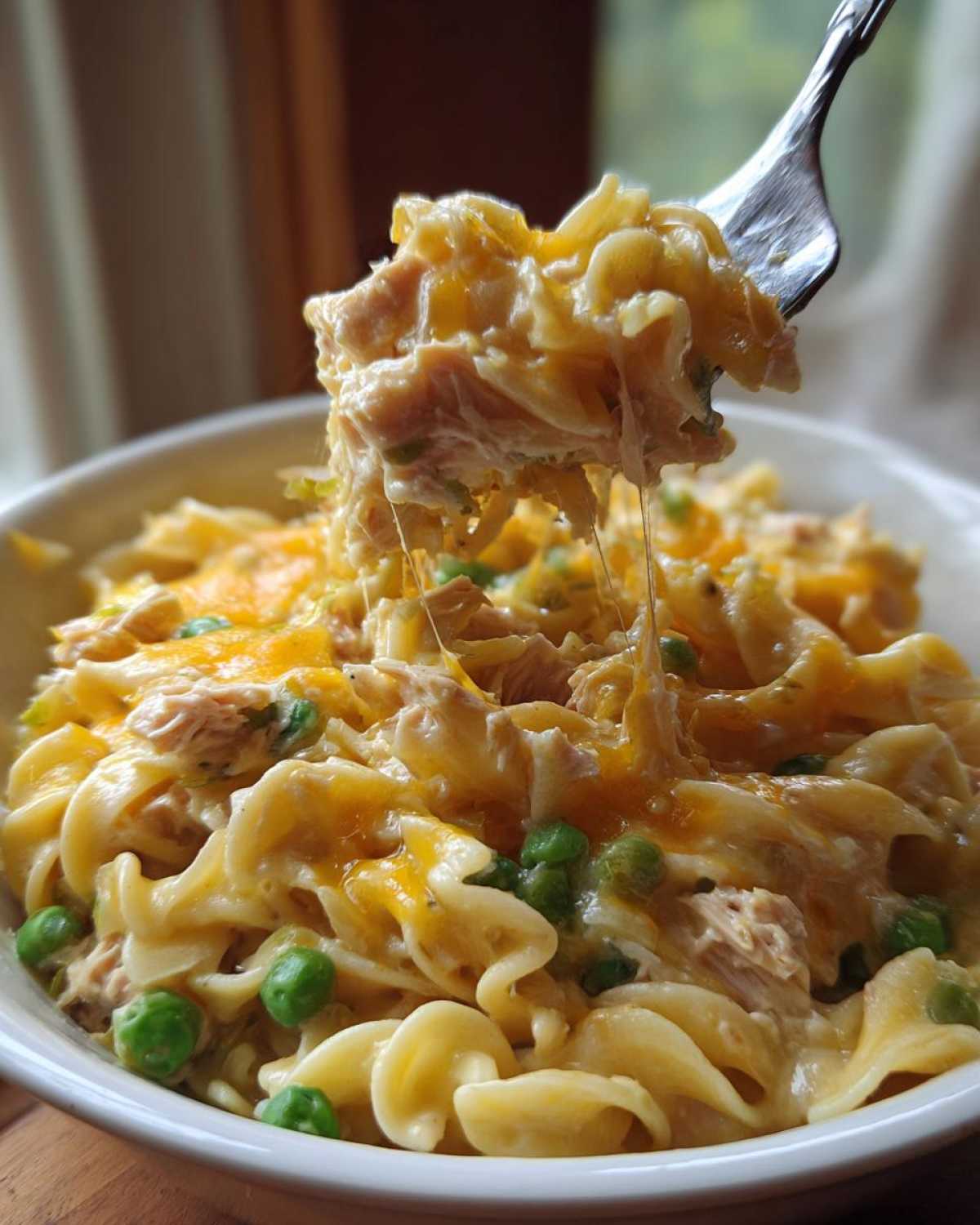 Slow cooker tuna noodle casserole: 1 comfort dish - Whisk Daily