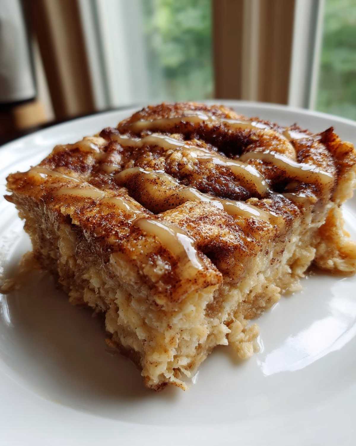 Cinnamon Roll Baked Oatmeal Squares: 10 Delicious Bites - Whisk Daily